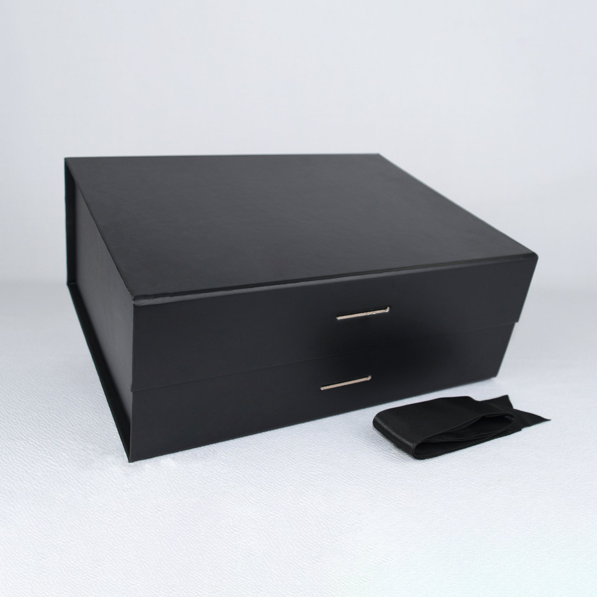 LARGE Premium Gift Box with Removable Ribbon and Magnetic Closure (11 ...